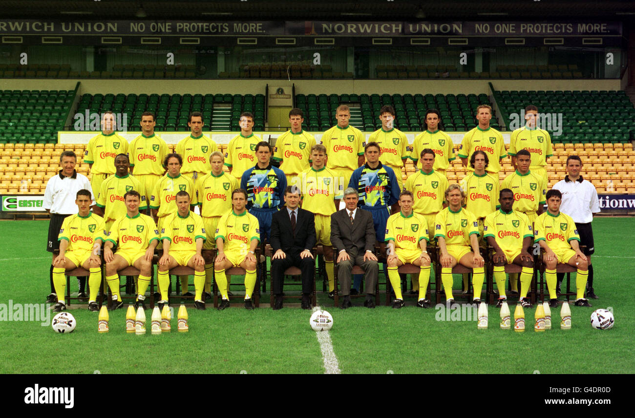 Football. NORWICH CITY FOOTBALL TEAM Stock Photo - Alamy