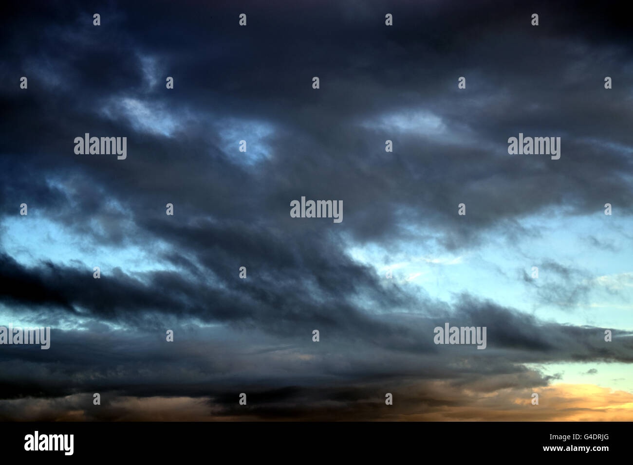 Dawn skies hi-res stock photography and images - Alamy
