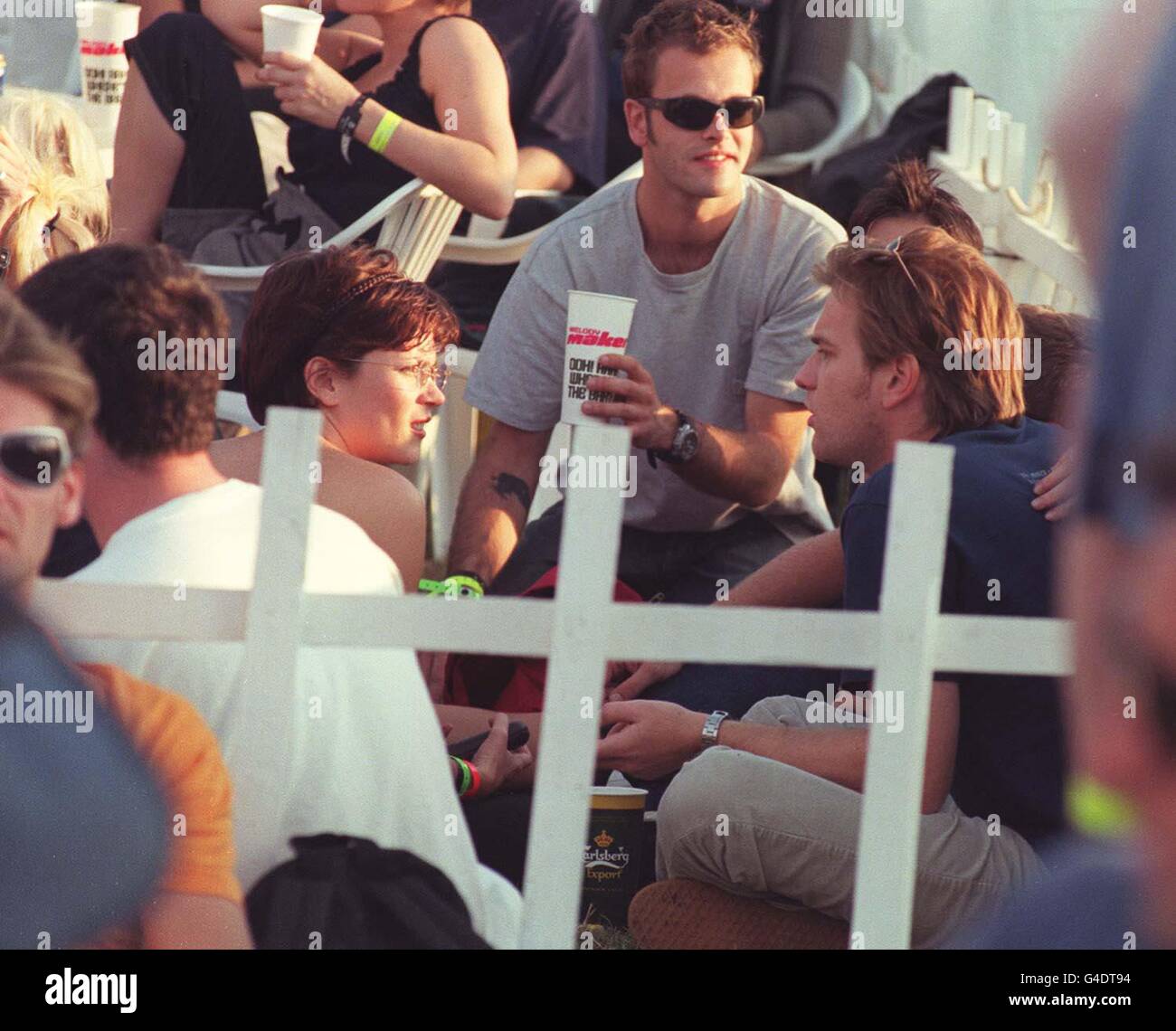 Ewan mcgregor @ reading 98 festival hi-res stock photography and images ...