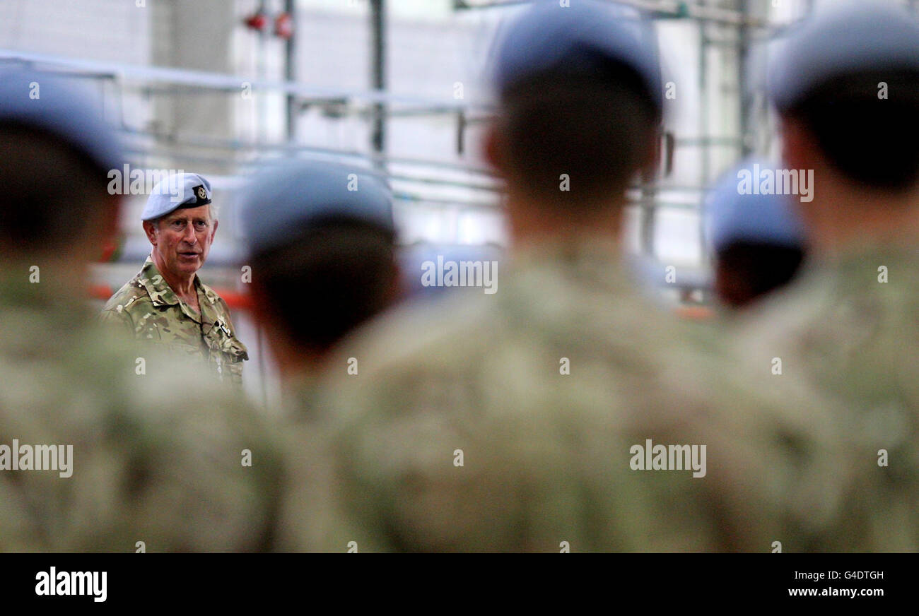 The Prince of Wales addresses soldiers from 4 Regiment Army Air Corps ...