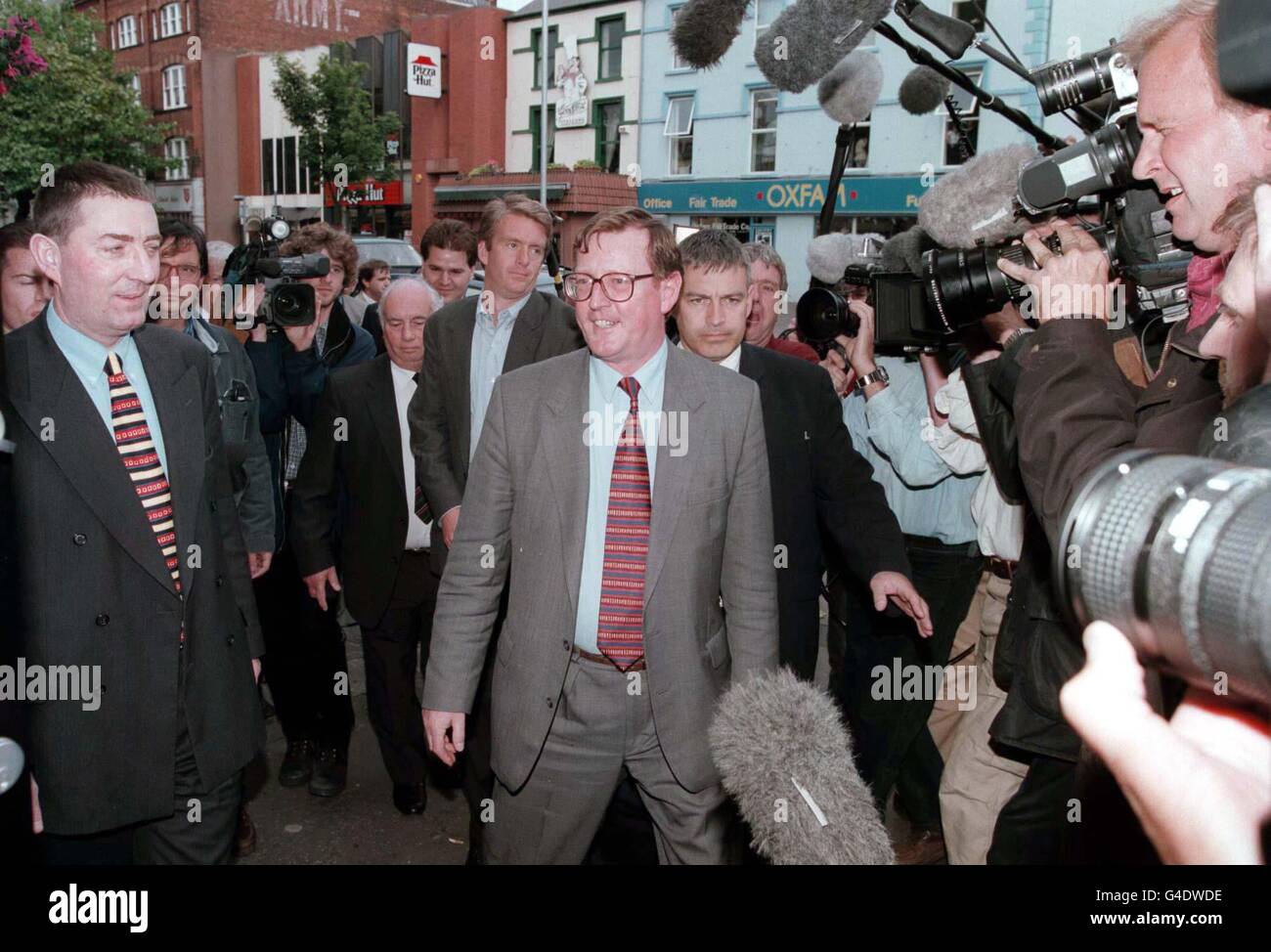 Ulster trimble orange hi-res stock photography and images - Alamy