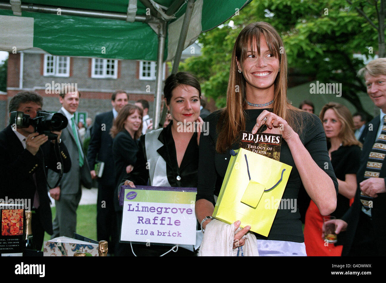 Australian supermodel elle macpherson hi-res stock photography and ...