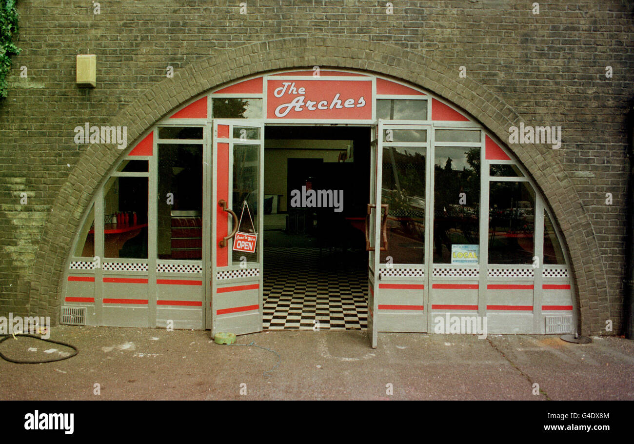 Eastenders set hi-res stock photography and images - Alamy