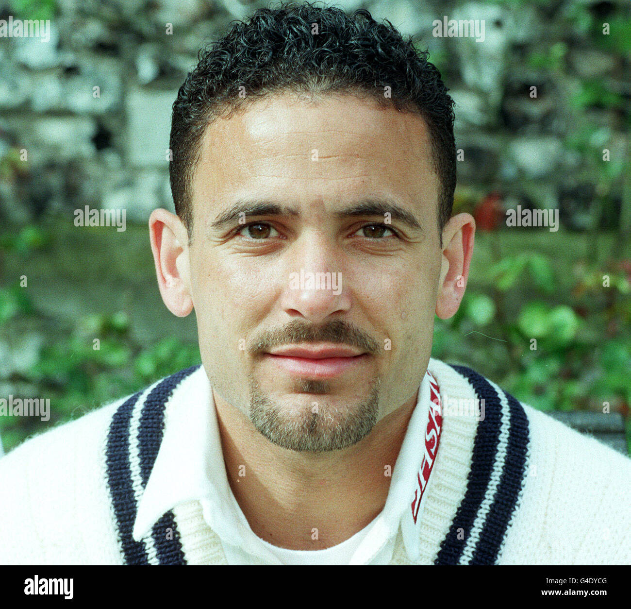 Middlesex cricket club player hi-res stock photography and images - Alamy