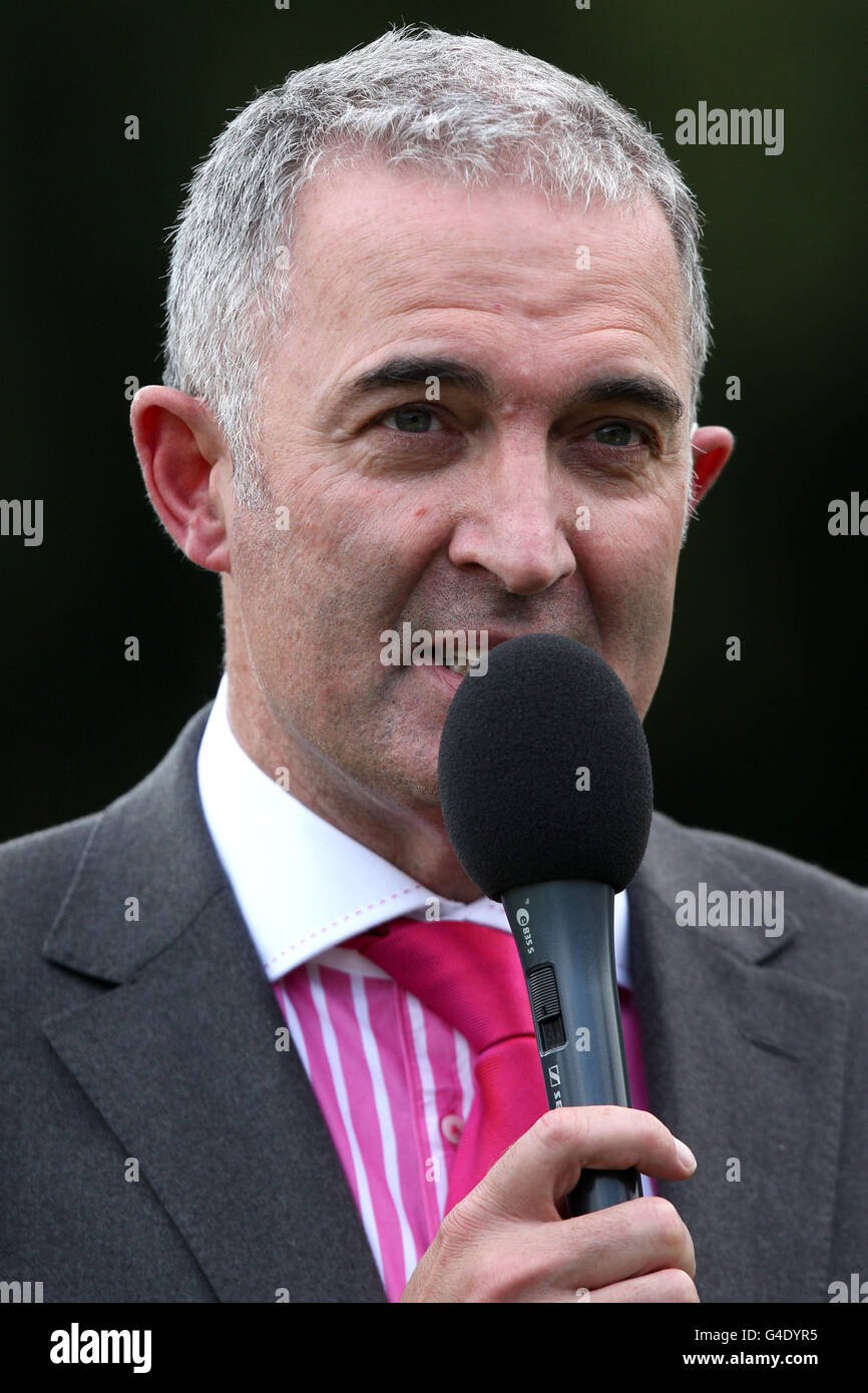 Graham cunningham at sandown park hi-res stock photography and images ...