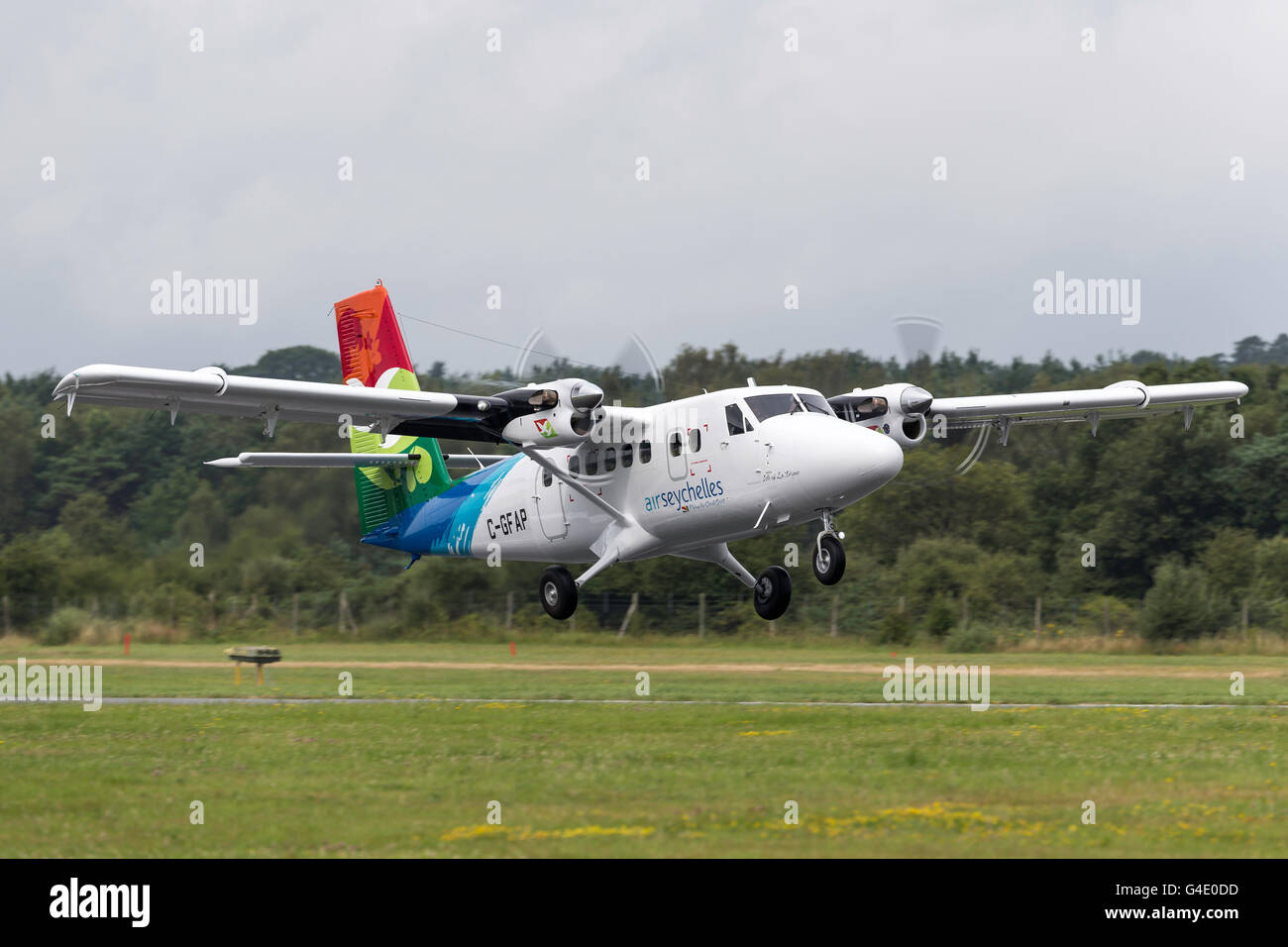 Seychelles airplane hi-res stock photography and images - Alamy