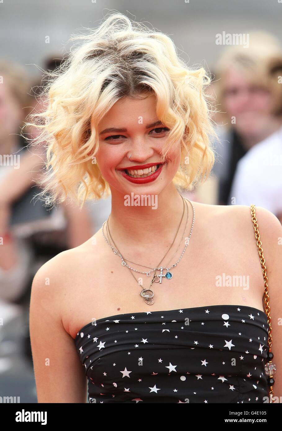 Pixie geldof arriving world premiere harry potter deathly hallows hi ...