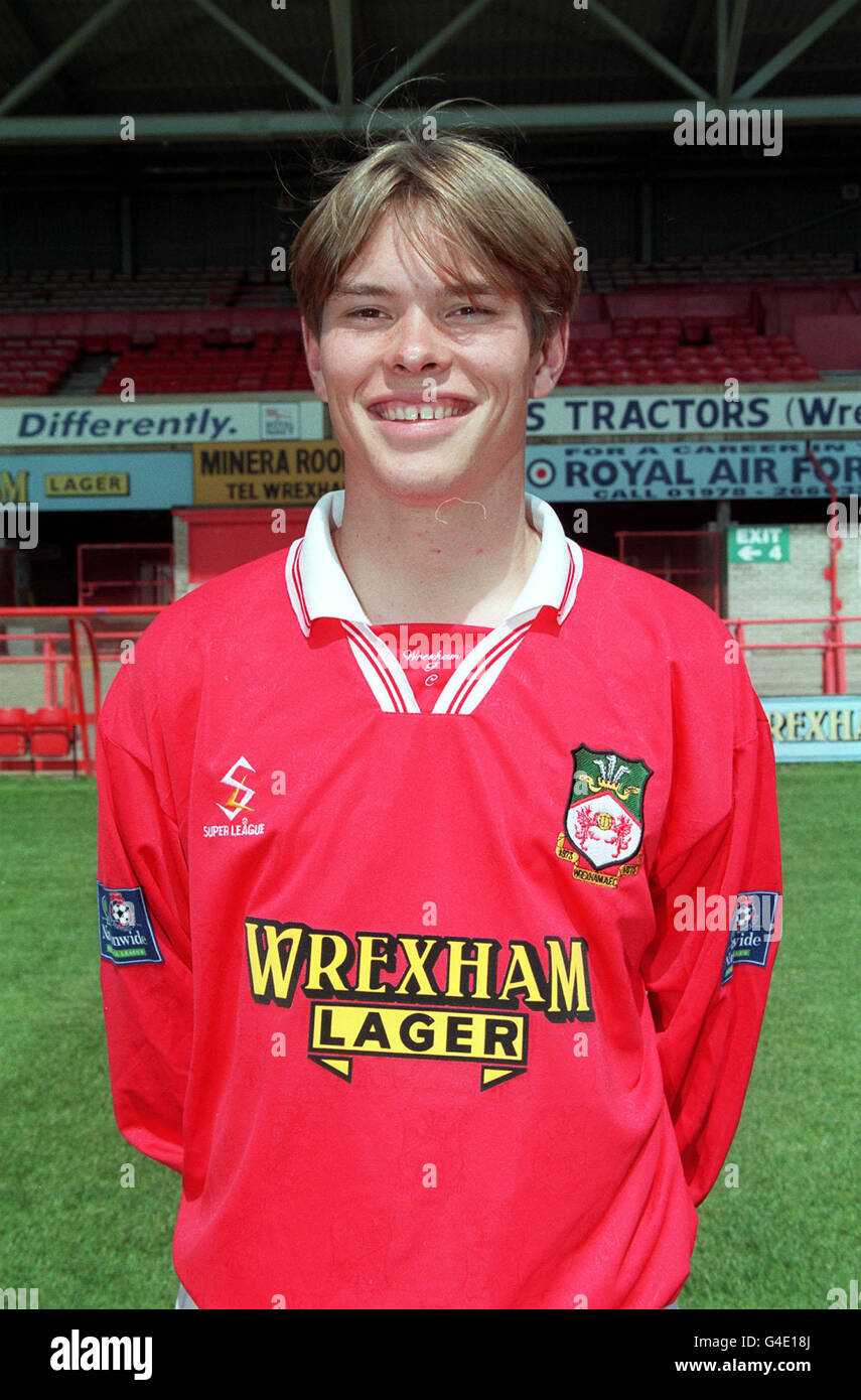 PA NEWS PHOTO 1/7/98 FOOTBALLER ANDREW GRIFFITHS OF WREXHAM A.F.C Stock ...