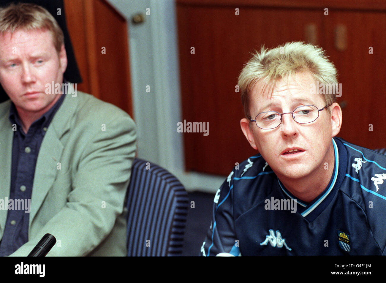 CORONATION STREET PRODUCER BRIAN WITH ACTOR KEVIN KENNEDY (CURLY WATTS ...