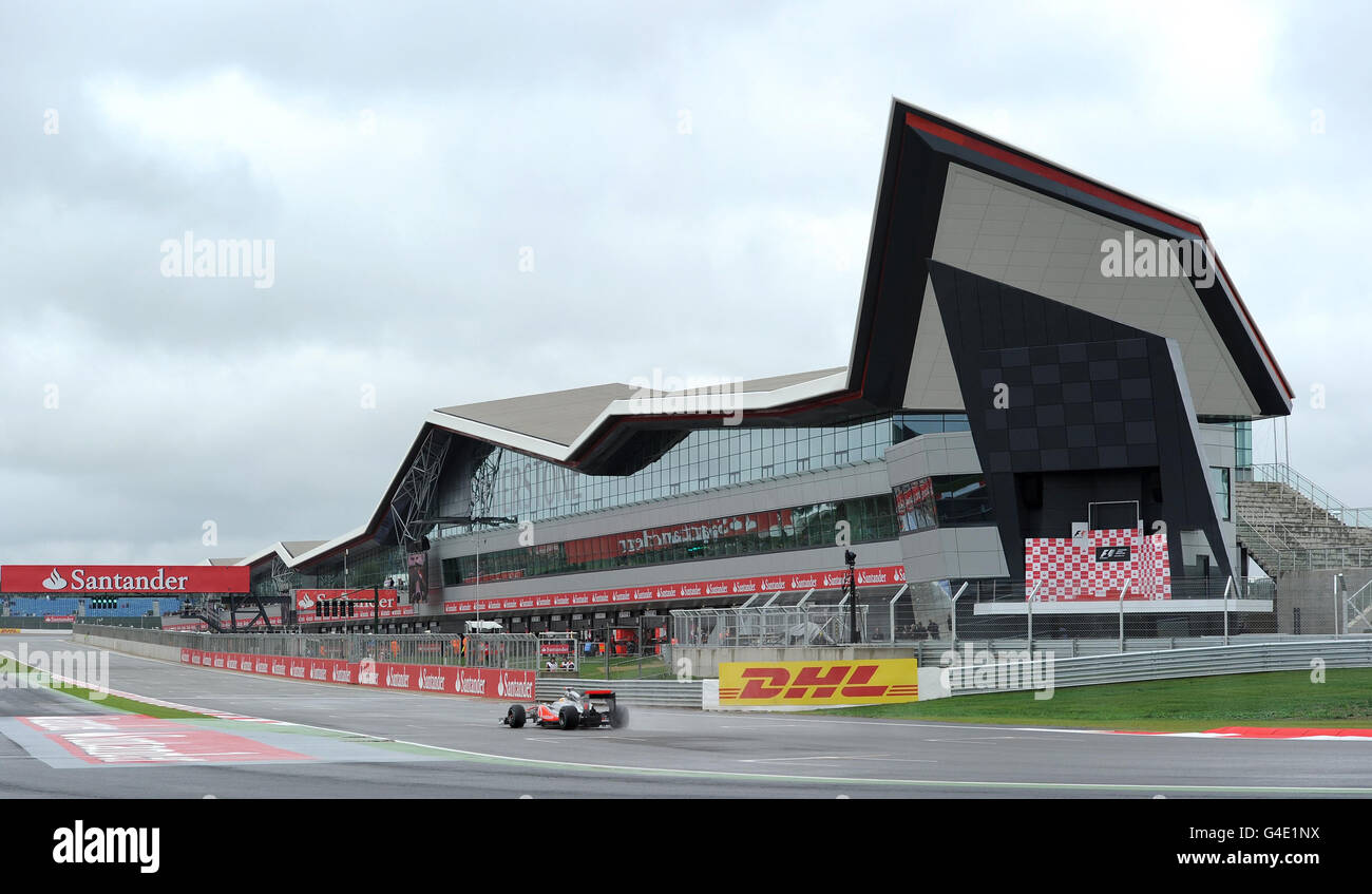 Past the pits hi-res stock photography and images - Alamy