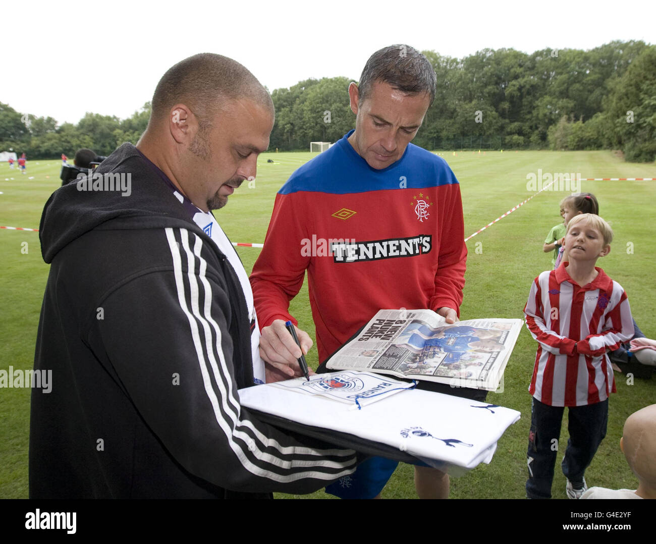 Football training troops army soccer rangers hi-res stock photography ...