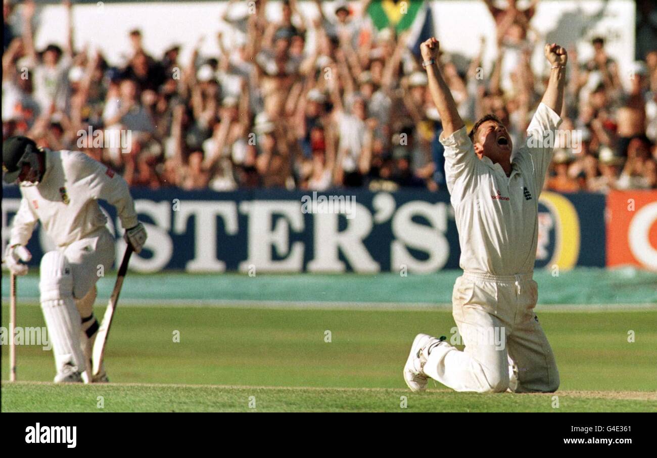 CRICKET Darren Gough 5 Stock Photo - Alamy