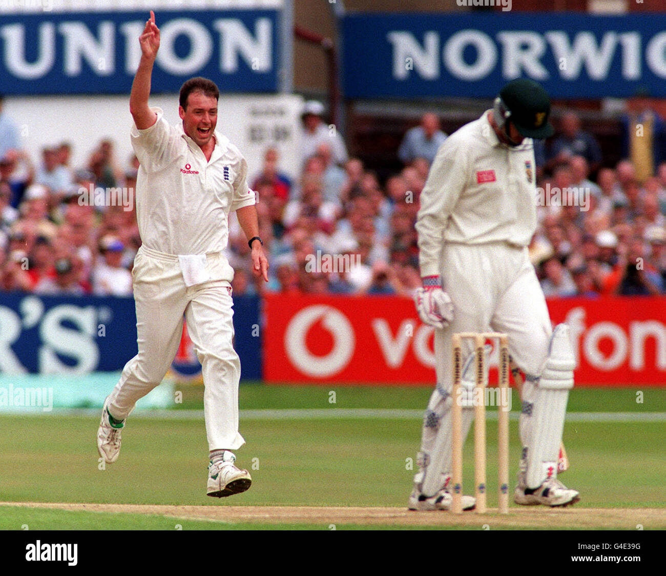 Cricket fraser hi-res stock photography and images - Alamy