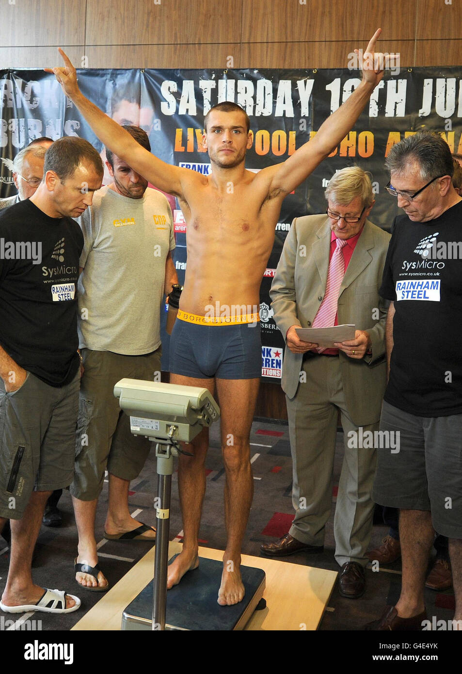 Boxing liverpool full length mangrr hi-res stock photography and images ...