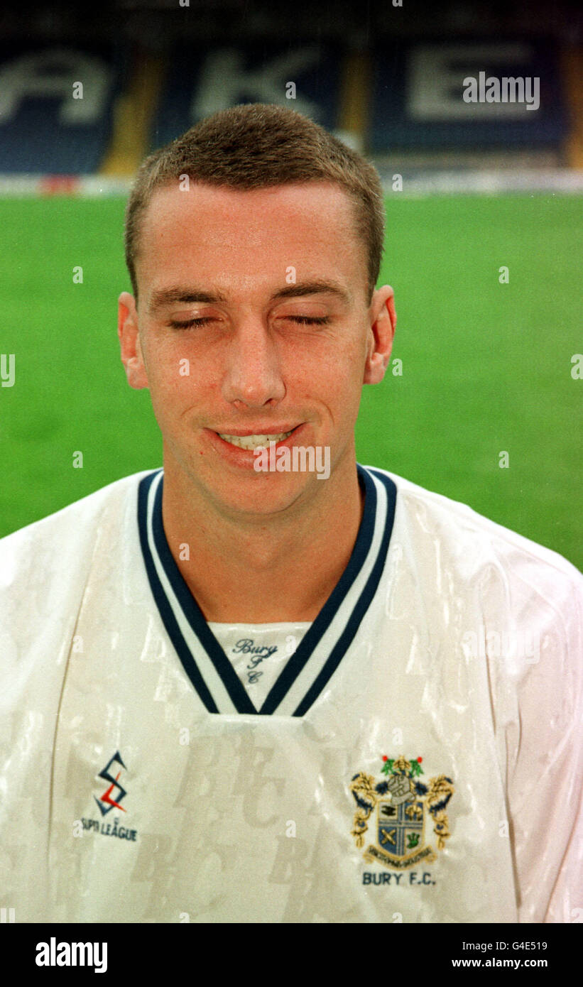 BURY FOOTBALL CLUB. PA NEWS PHOTO 14/8/98 BRIAN LINIGHAN OF BURY ...