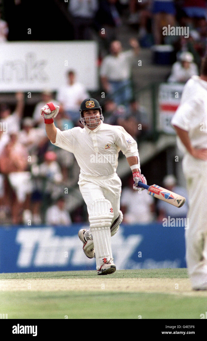 Cricket - Australia v England - First Test, The Ashes Stock Photo - Alamy
