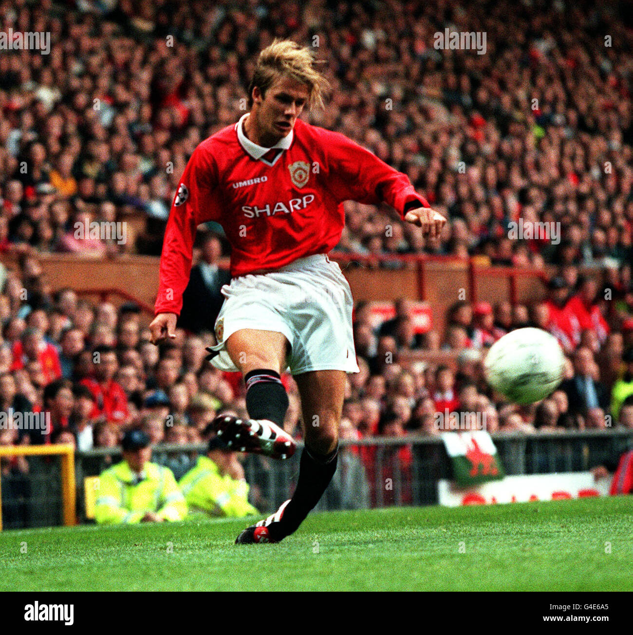 Manchester United's David Beckham in action against Lks Lodz during ...