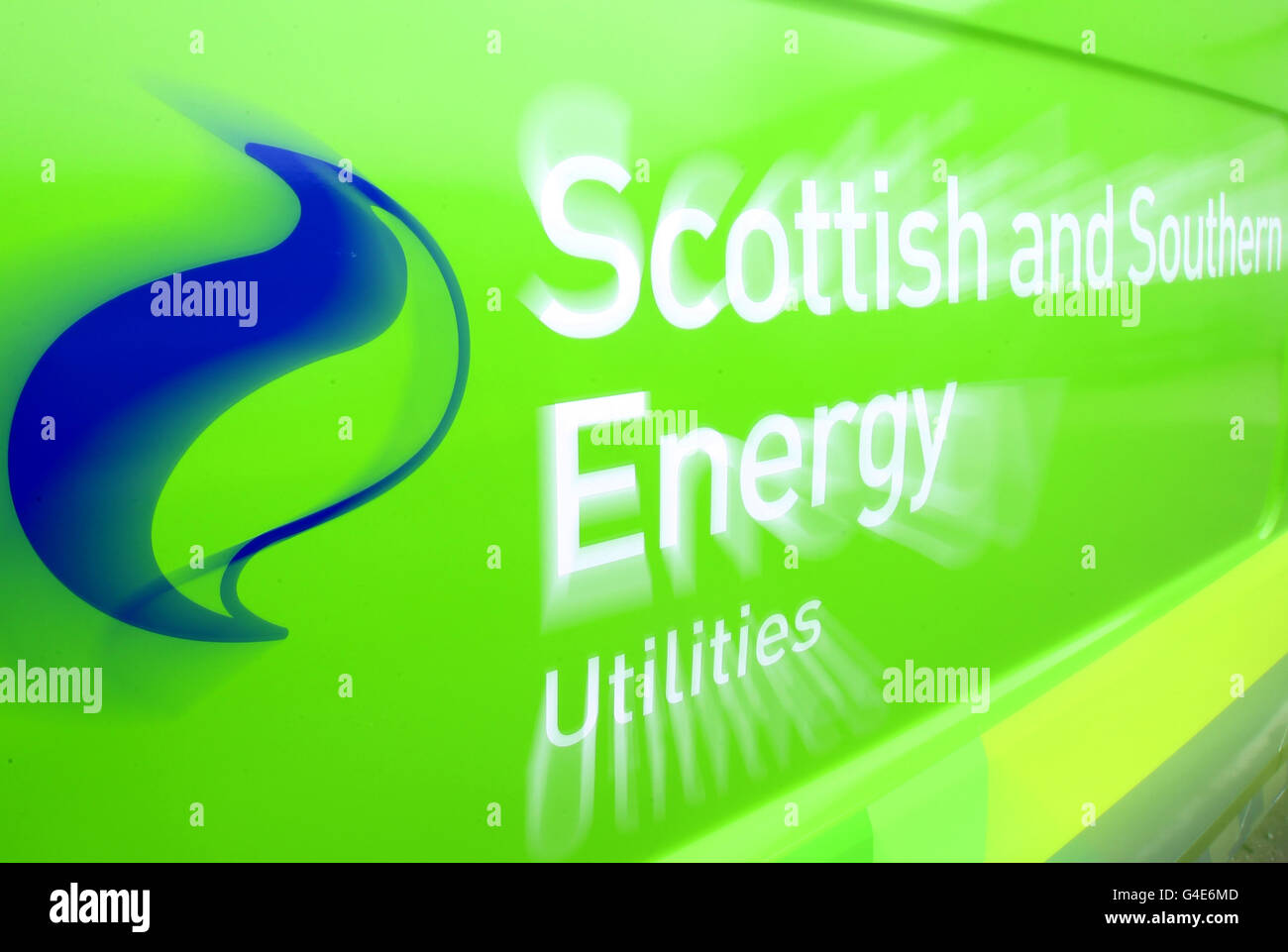 Scottish and southern energy van hi-res stock photography and images ...