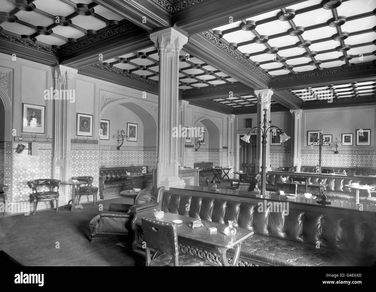 London parliament buildings hi-res stock photography and images - Alamy