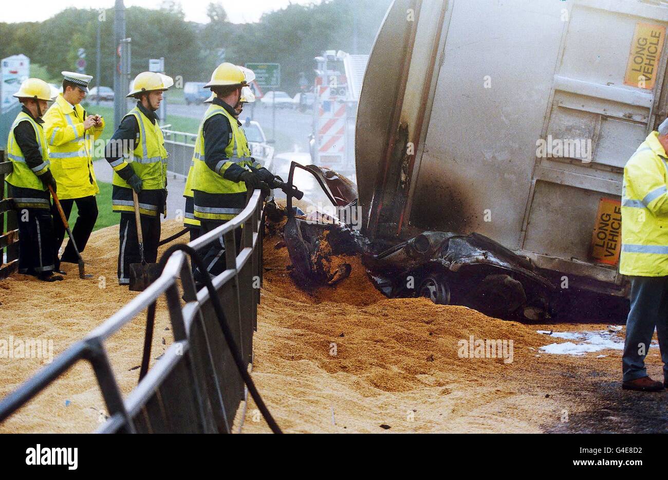 Crash lorry 1 Stock Photo - Alamy