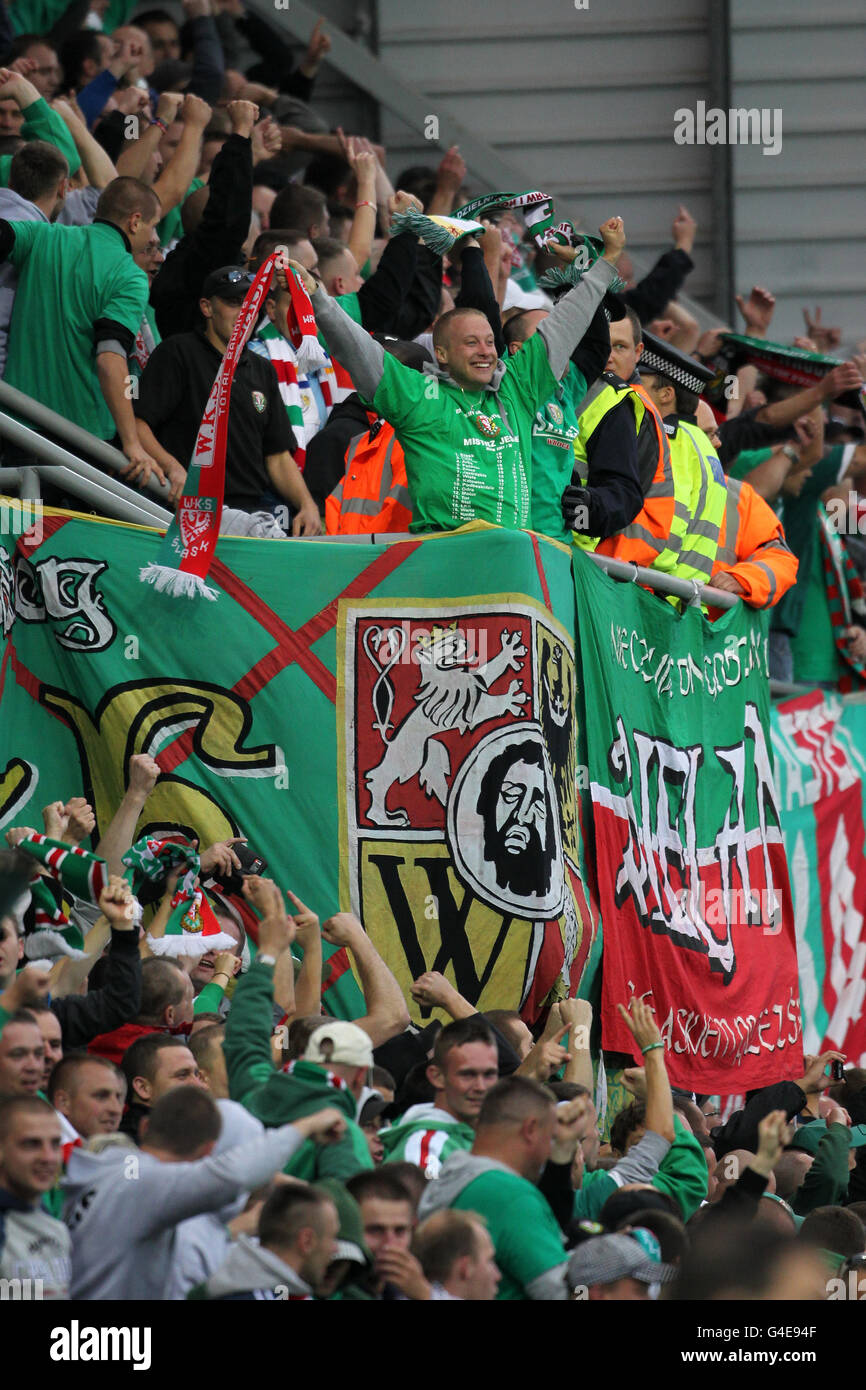 Slask wroclaw fans in the stands hi-res stock photography and images ...