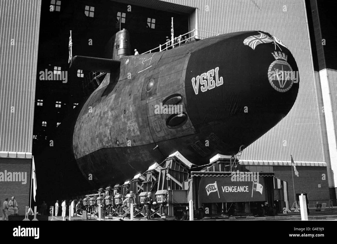 000 tonne hms vengeance hi-res stock photography and images - Alamy