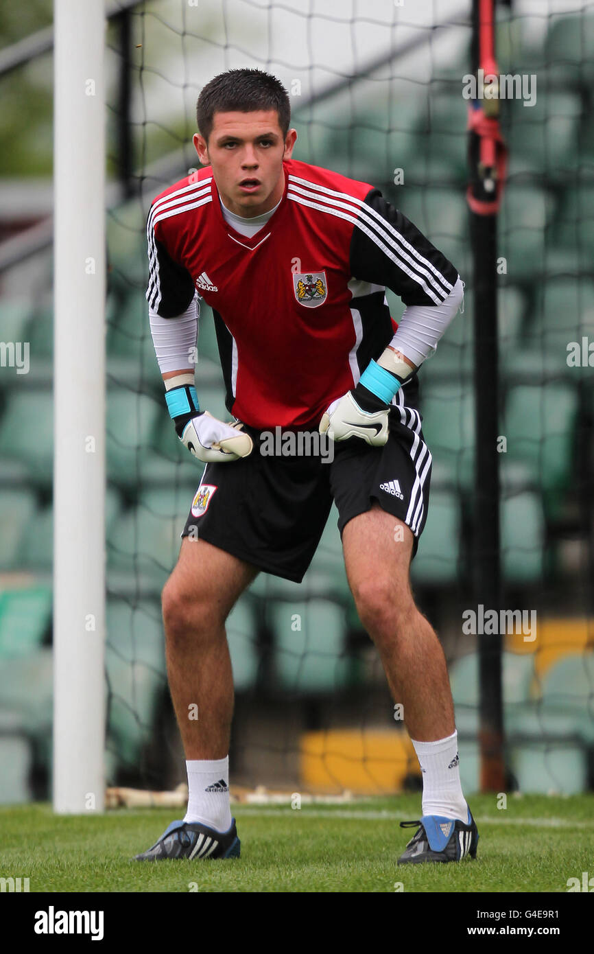 New forest goalkeeper pre hi-res stock photography and images - Alamy