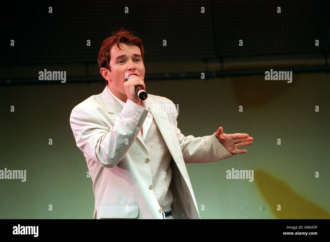 PA NEWS PHOTO: 5/7/98 STEPHEN GATELY FROM THE POP-GROUP BOYZONE ...