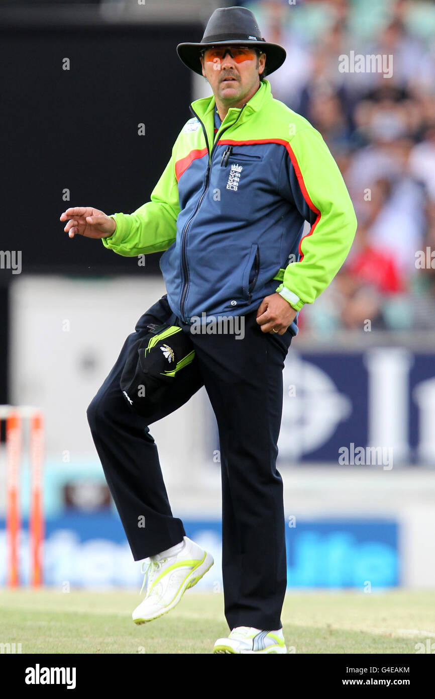 Leg bye hi-res stock photography and images - Alamy