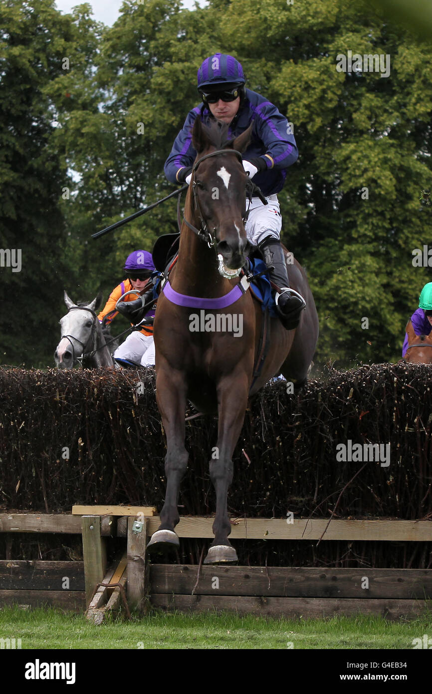 Horse Racing - Worcester Racecourse Stock Photo - Alamy