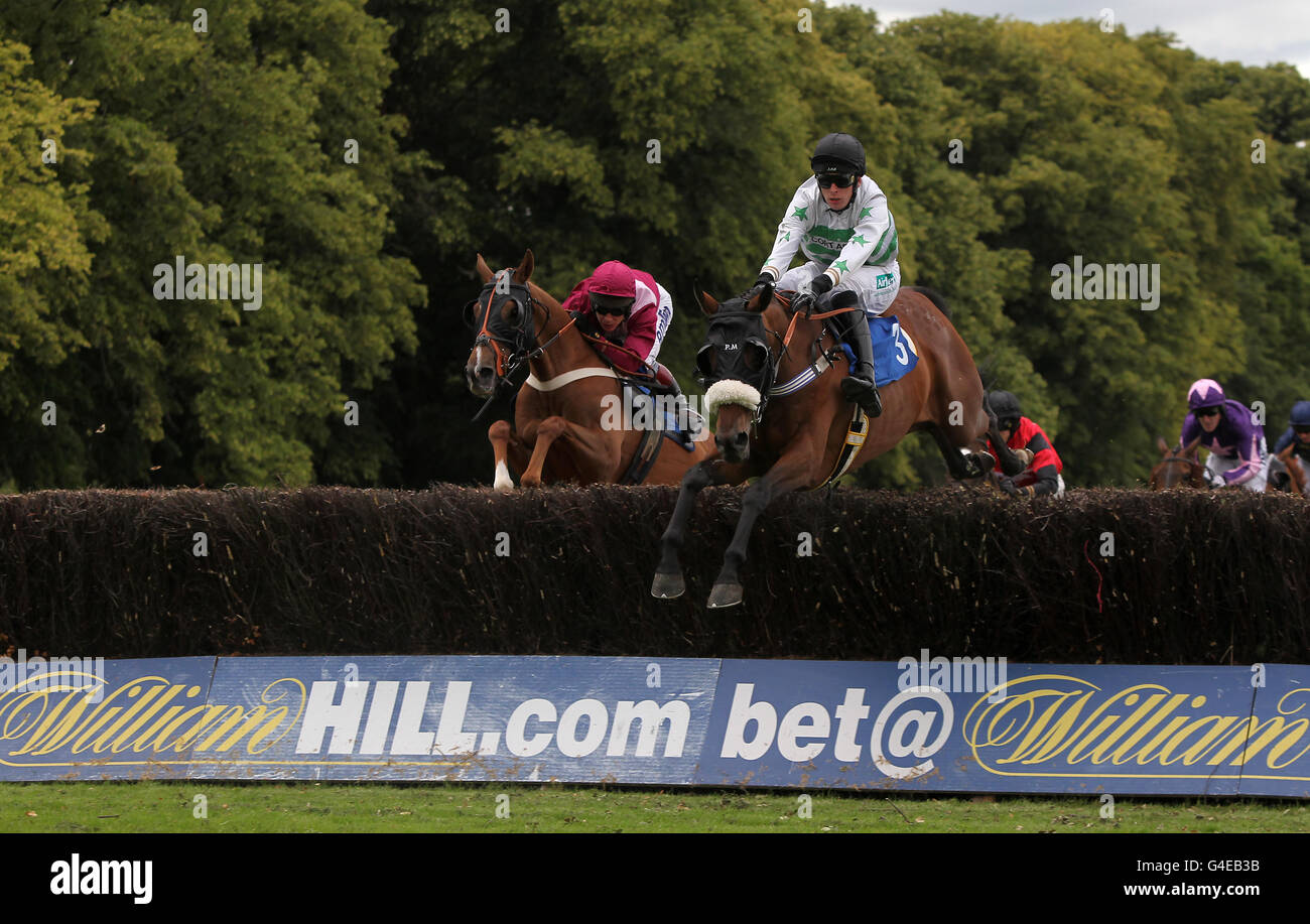 Jockey richard johnson at worcester racecourse hi-res stock photography ...