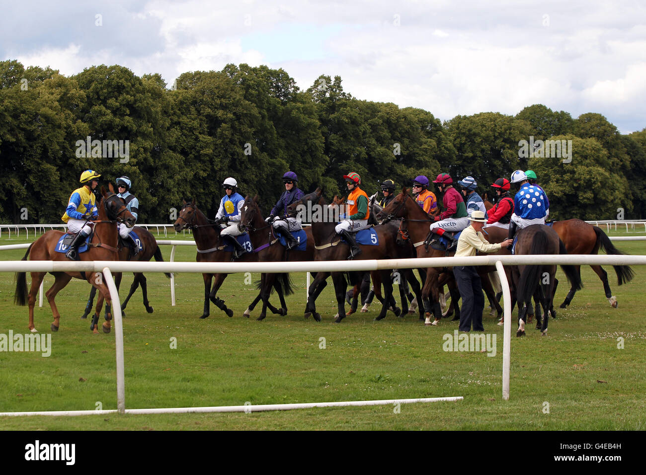 Horse Racing - Worcester Racecourse Stock Photo - Alamy