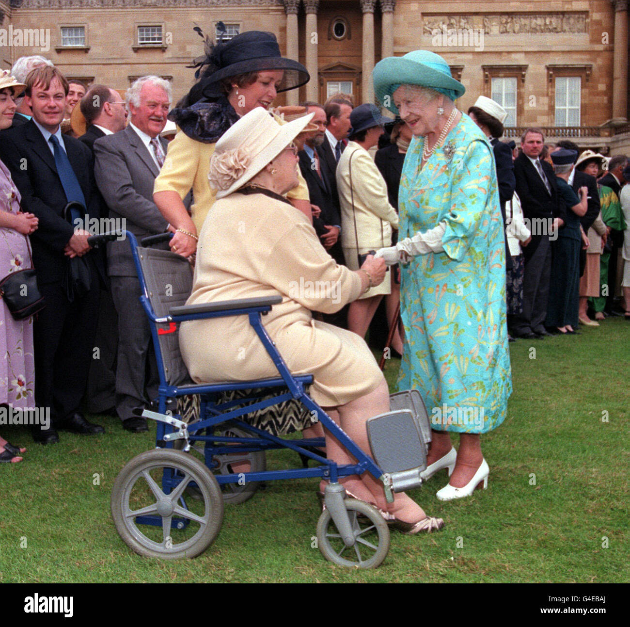 The queen mother talks hi-res stock photography and images - Alamy