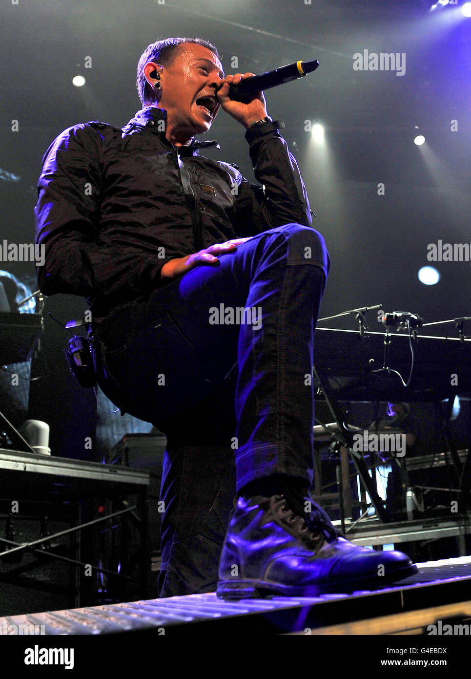 Linkin park microphone hi-res stock photography and images - Alamy