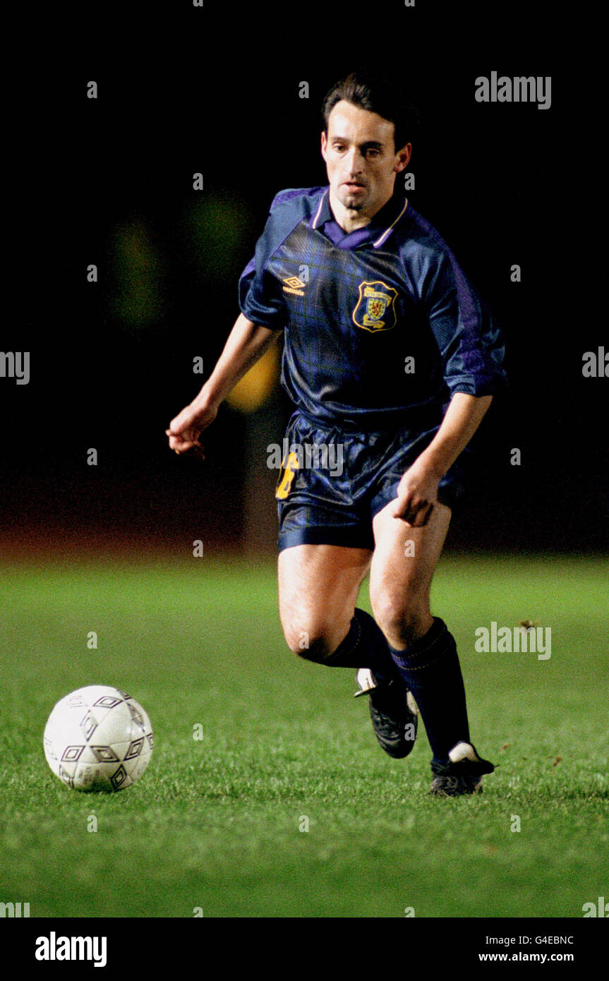 Pat nevin scotland hi-res stock photography and images - Alamy