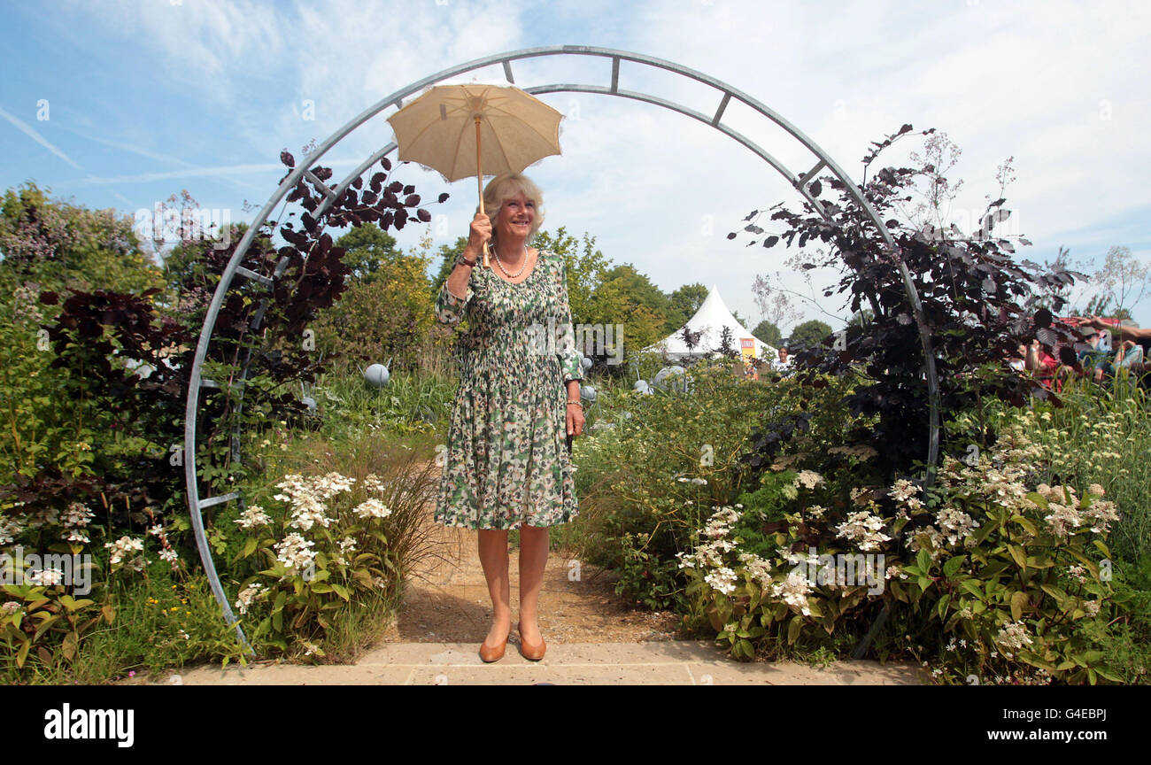 Royal visit to Hampton Court Palace Flower Show Stock Photo - Alamy