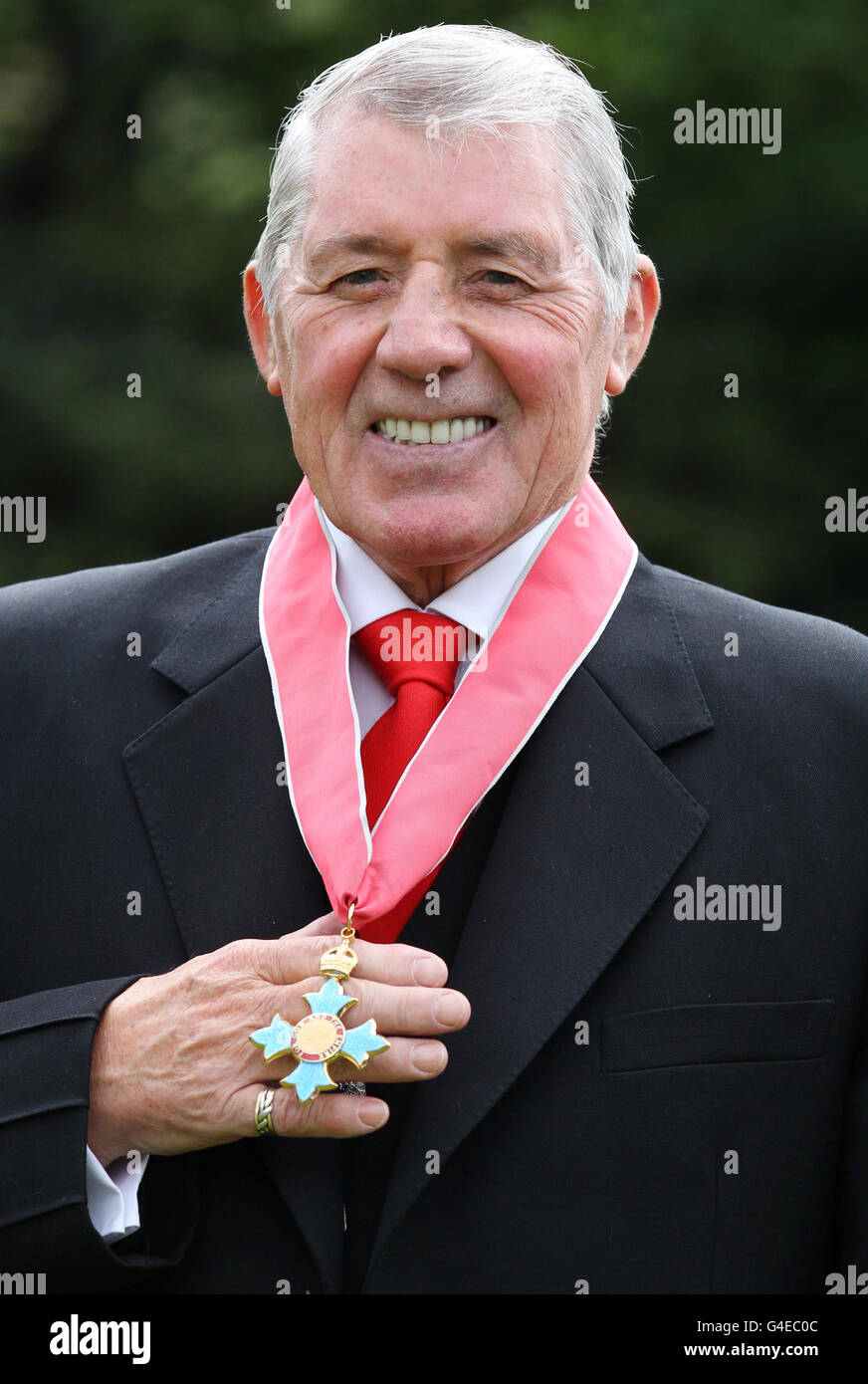 Royal investiture head shot headshot eye contact medal mangkk hi-res ...