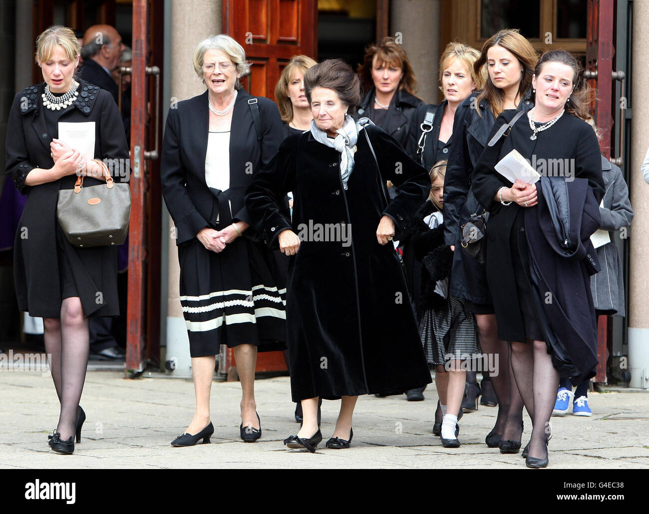 Sir oliver napier funeral mass hi-res stock photography and images - Alamy