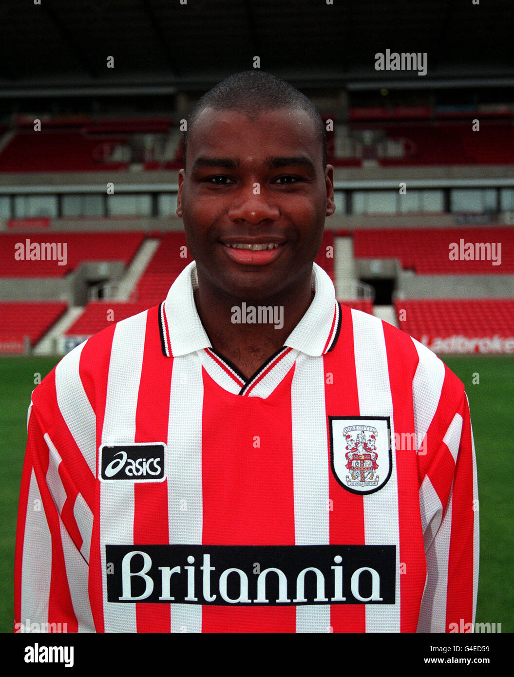 RAY WALLACE OF STOKE CITY FOOTBALL CLUB Stock Photo - Alamy