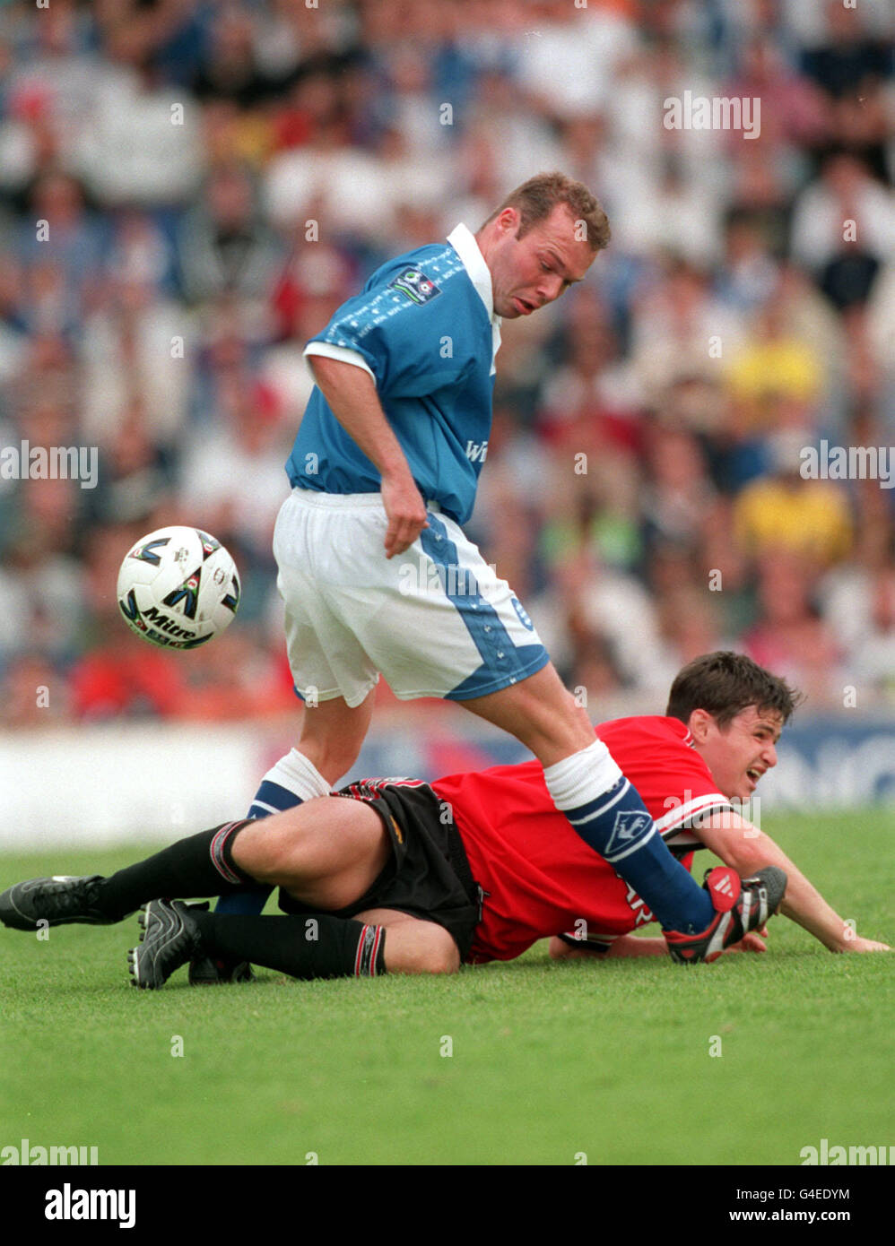 PA NEWS PHOTO 25/7/98 BIRMINGHAM CITY'S SIMON CHARLTON DURING A PRE ...