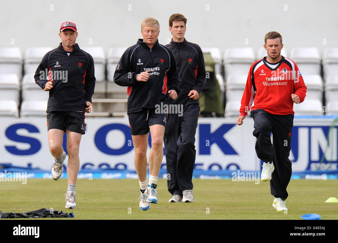 Cricket - Friends Life Twenty20 - South Group - Northampton Steelbacks ...