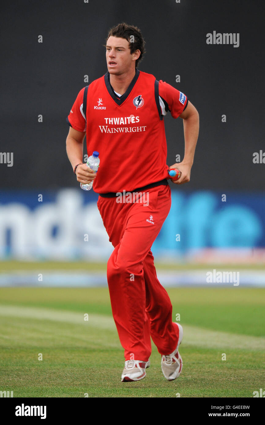 Cricket - Friends Life Twenty20 - South Group - Northampton Steelbacks ...