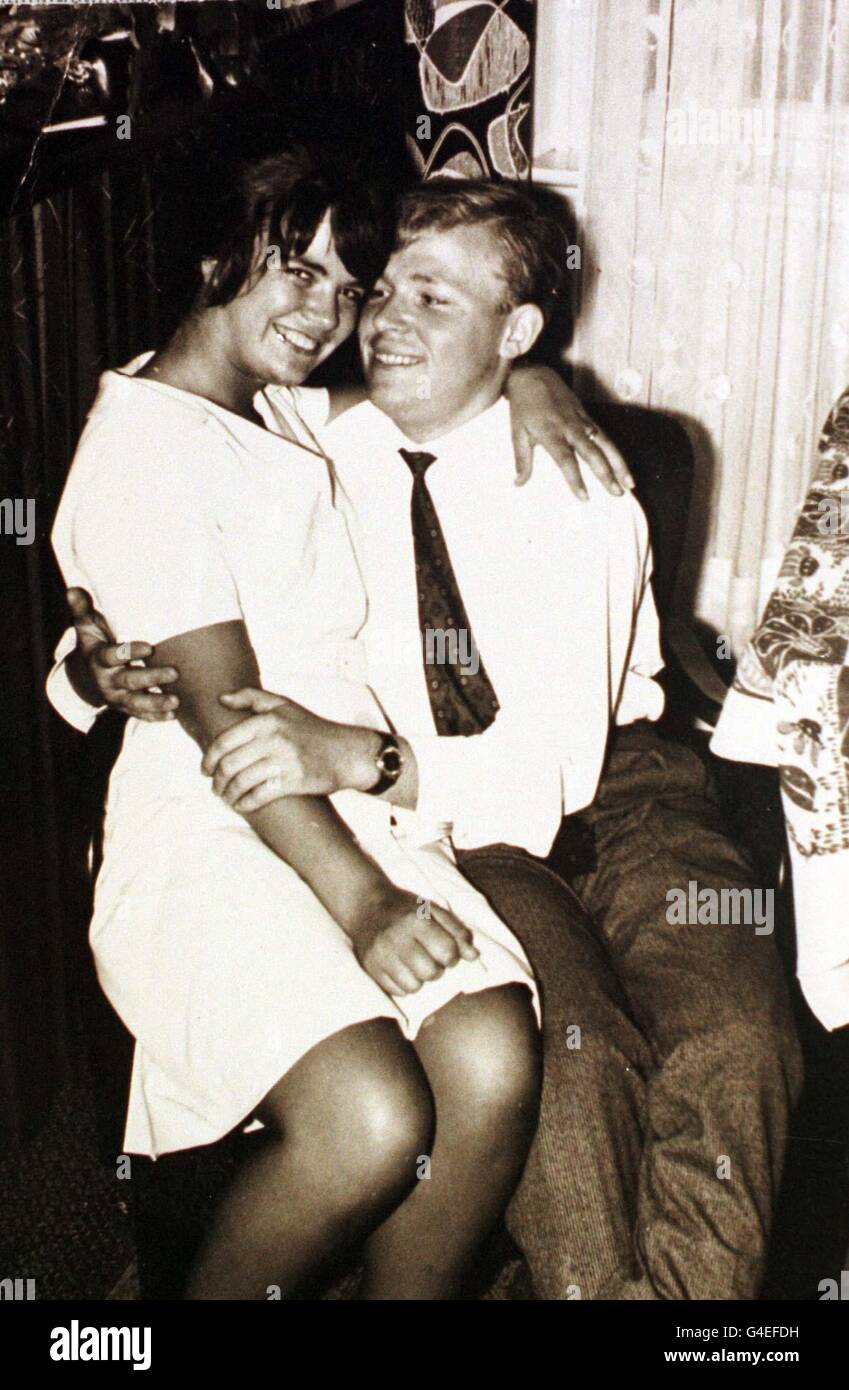 SOCIAL Beatles/Couple Stock Photo - Alamy