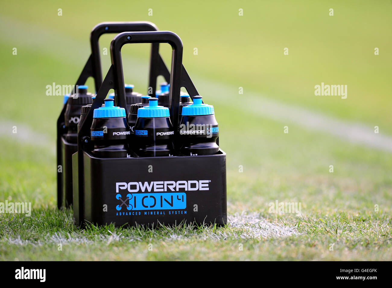 Powerade bottles on pitch hi-res stock photography and images - Alamy