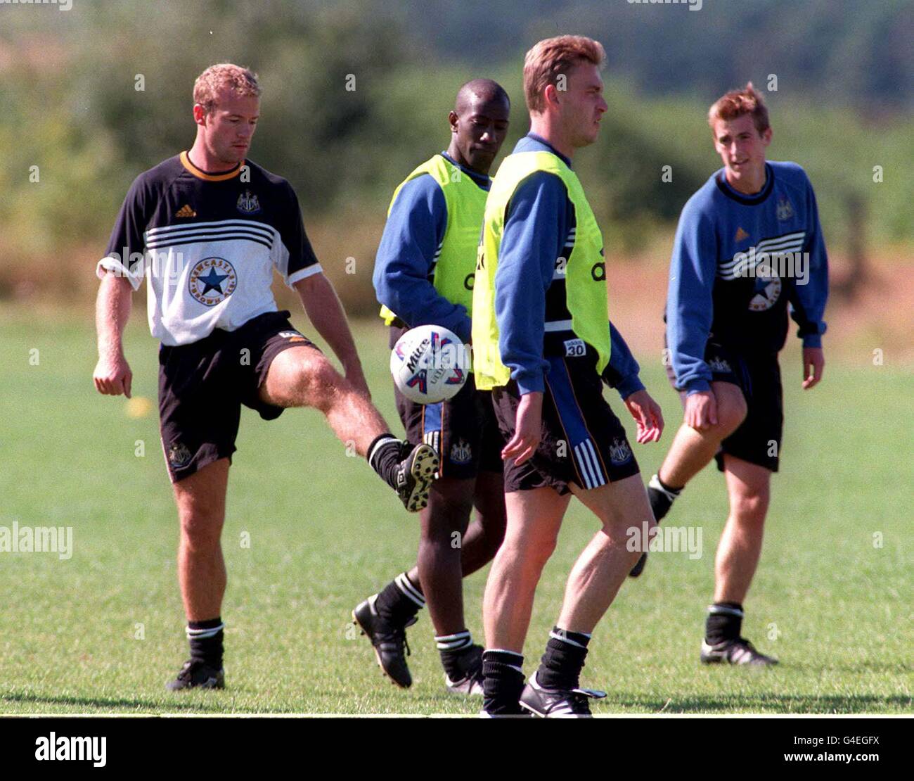 Kenny dalglish shearer hi-res stock photography and images - Alamy
