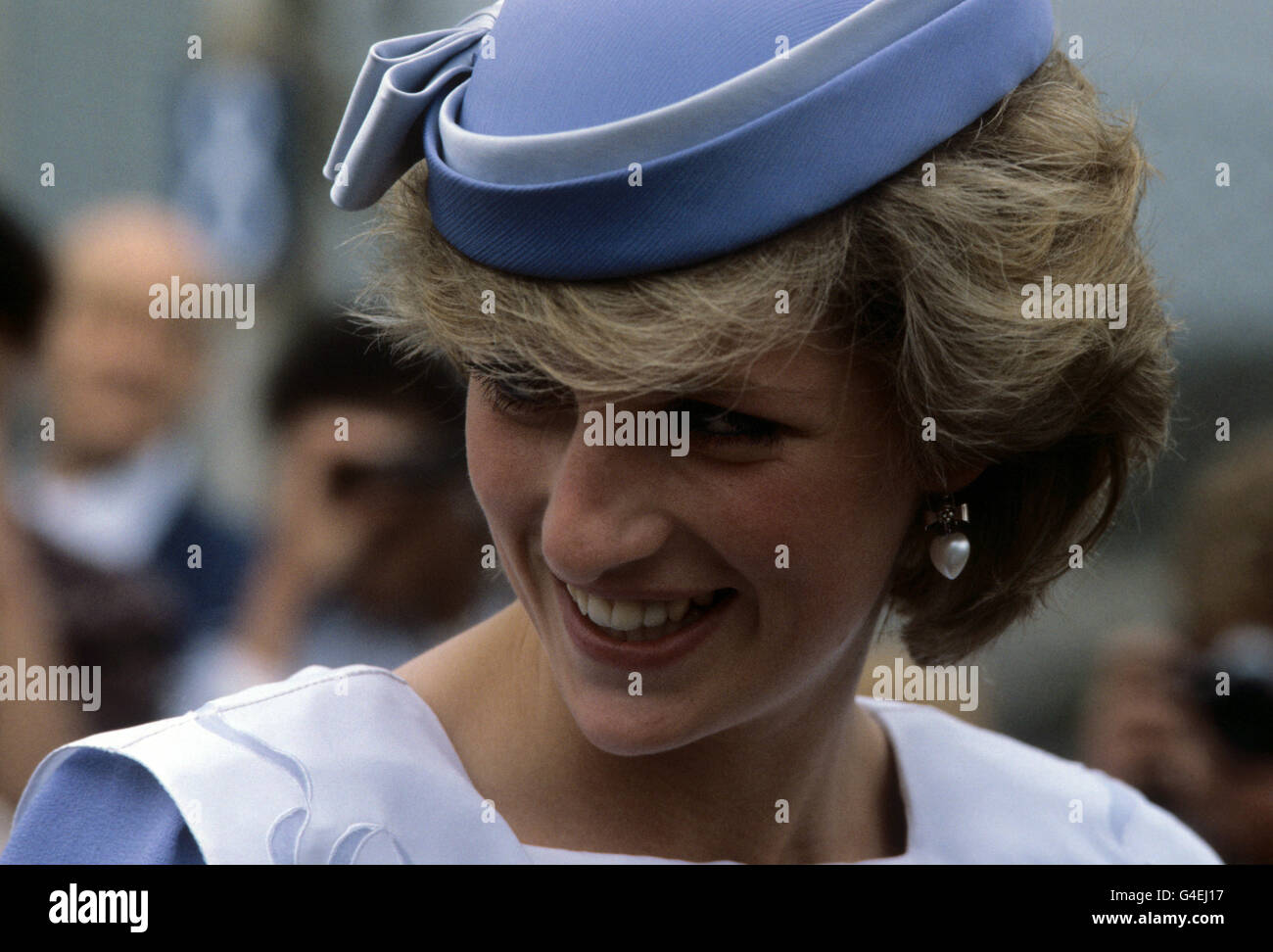 Royalty - Princess of Wales - Royal Brierley Crystal Factory Visit ...