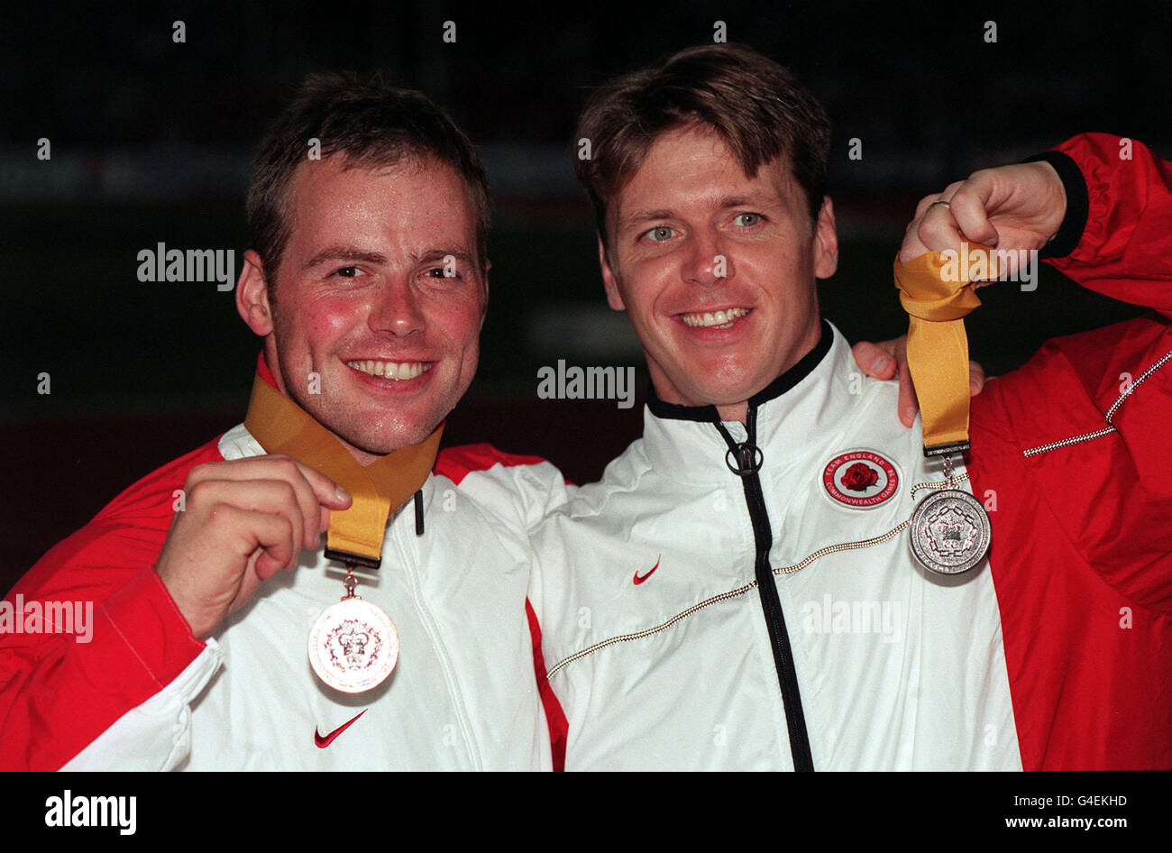 PA NEWS 18/9/98 ENGLAND'S COMMONWEALTH GAMES JAVELIN MEDALISTS MICK ...