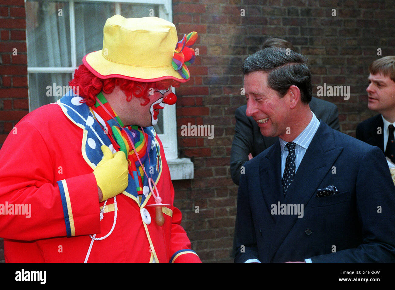 PA NEWS PHOTO 25/4/95 BOO BOO THE CLOWN, FROM ASHBY-DE-LA ZOUCH, CHARS ...