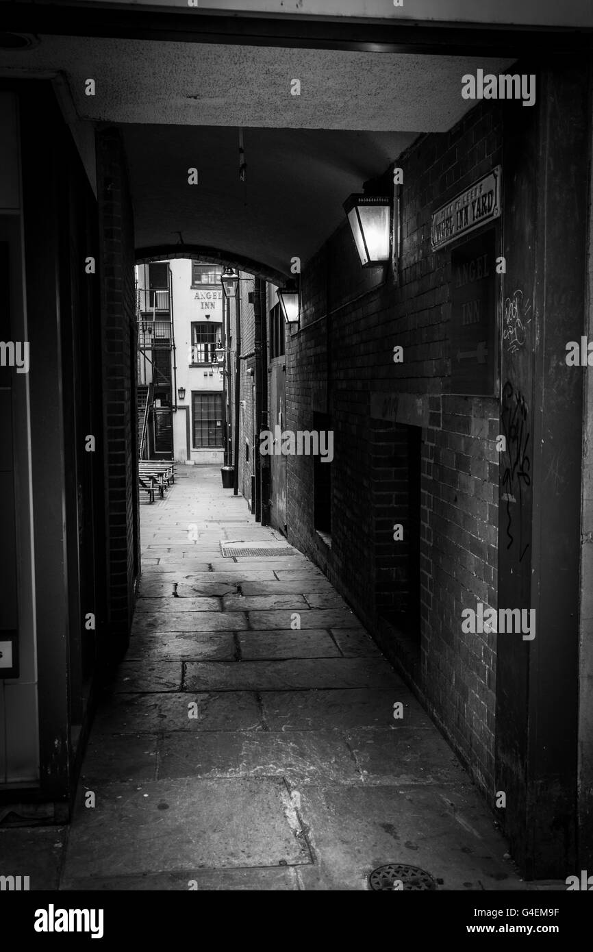 Leeds city centre angel inn yard hi-res stock photography and images ...