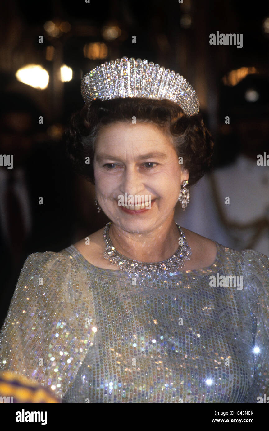Royalty - Queen Tour of Bangladesh Stock Photo - Alamy